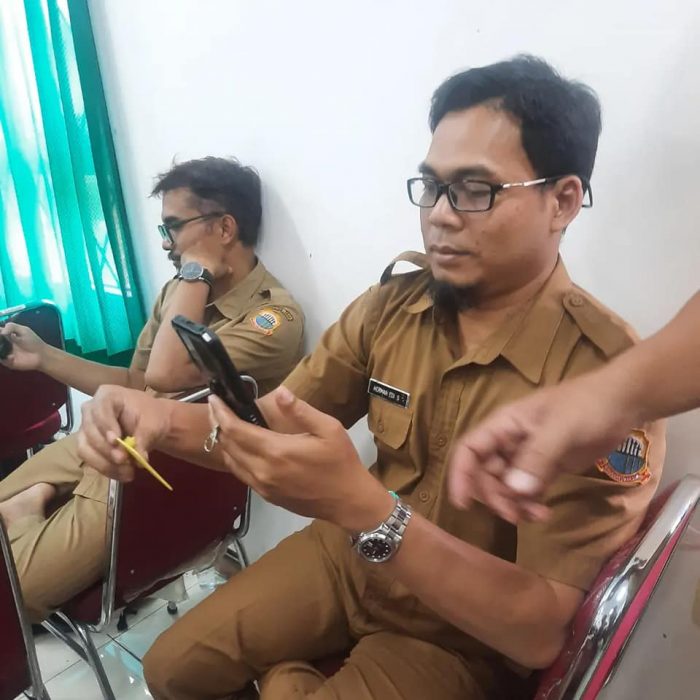 SOSIALISASI PENDATAAN DAN PENANDAAN TERNAK DENGAN EARTAG SECURE QR CODE IDENTIK PKH DI UPT ...