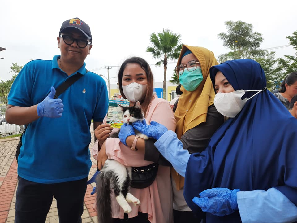 CEGAH RABIES TIM KESEHATAN HEWAN LAKUKAN VAKSINASI RABIES – Dinas ...
