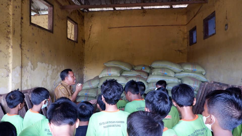 JADI TEMPAT EDUKASI PETERNAKAN UPTD PERBIBITAN DISNAKESWAN TERIMA ...