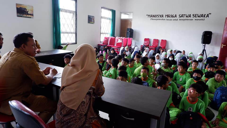 JADI TEMPAT EDUKASI PETERNAKAN UPTD PERBIBITAN DISNAKESWAN TERIMA ...